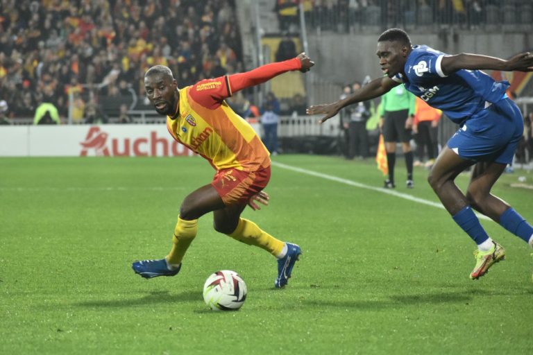 Massadio Haïdara se prépare et patiente au Mali - Lensois.com