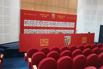 Suivez en direct le début de l'entraînement et des confs avant ...